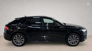 Black Audi Q8 2021 in Kaunas, with an engine capacity of 2.97 L and mileage of 119 thousand km for 48500 €, photo 5 on AUTOMOTO.COM.LV
