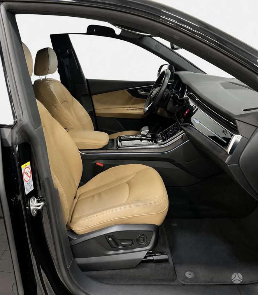 Black Audi Q8 2021 in Kaunas, with an engine capacity of 2.97 L and mileage of 119 thousand km for 48500 €, photo 8 on AUTOMOTO.COM.LV