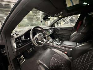 Black Audi Q8 2022 in Vilnius, with an engine capacity of 3.00 L and mileage of 70 thousand km for 69000 €, photo 14 on AUTOMOTO.COM.LV