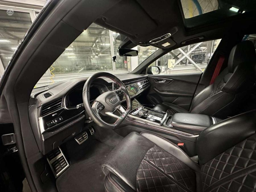 Black Audi Q8 2022 in Vilnius, with an engine capacity of 3.00 L and mileage of 70 thousand km for 69000 €, photo 14 on AUTOMOTO.COM.LV