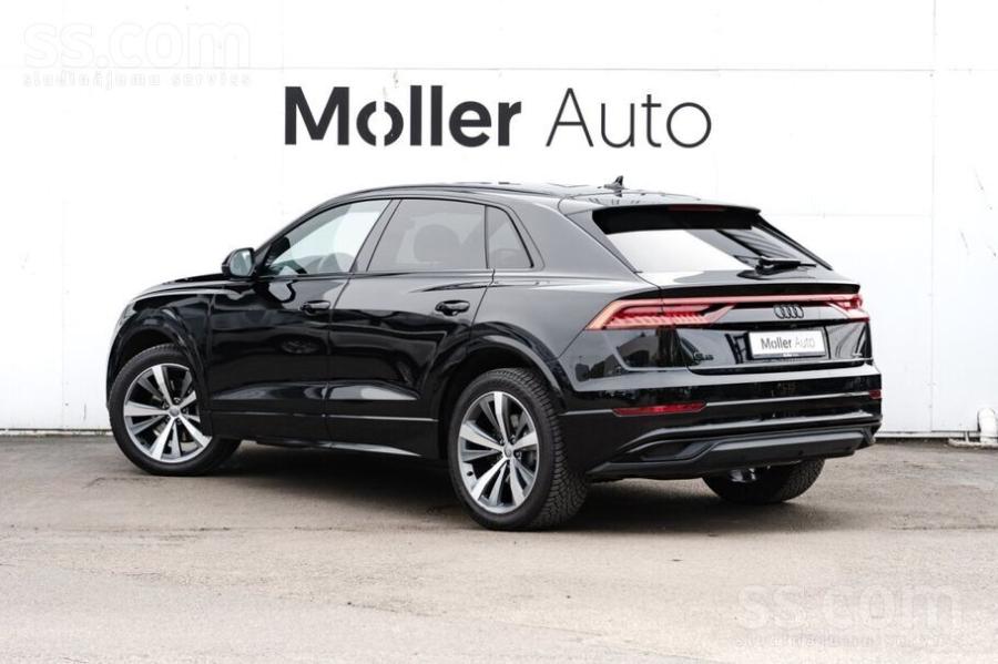 Black Audi Q8 2022 in Riga, with an engine capacity of 3.00 L and mileage of 108 thousand km for 47650 €, photo 4 on AUTOMOTO.COM.LV