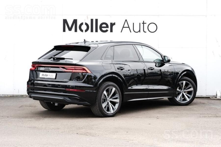 Black Audi Q8 2022 in Riga, with an engine capacity of 3.00 L and mileage of 108 thousand km for 47650 €, photo 5 on AUTOMOTO.COM.LV