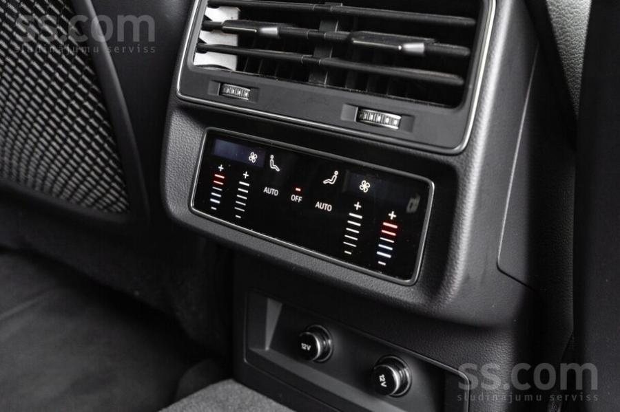 Black Audi Q8 2022 in Riga, with an engine capacity of 3.00 L and mileage of 108 thousand km for 47650 €, photo 10 on AUTOMOTO.COM.LV