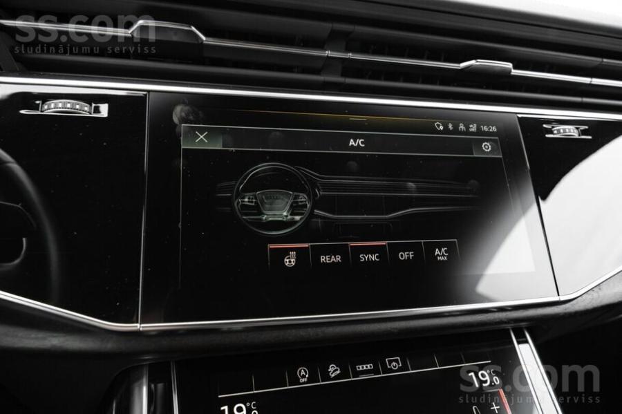 Black Audi Q8 2022 in Riga, with an engine capacity of 3.00 L and mileage of 108 thousand km for 47650 €, photo 25 on AUTOMOTO.COM.LV