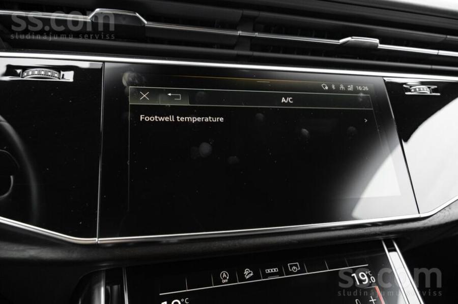 Black Audi Q8 2022 in Riga, with an engine capacity of 3.00 L and mileage of 108 thousand km for 47650 €, photo 26 on AUTOMOTO.COM.LV