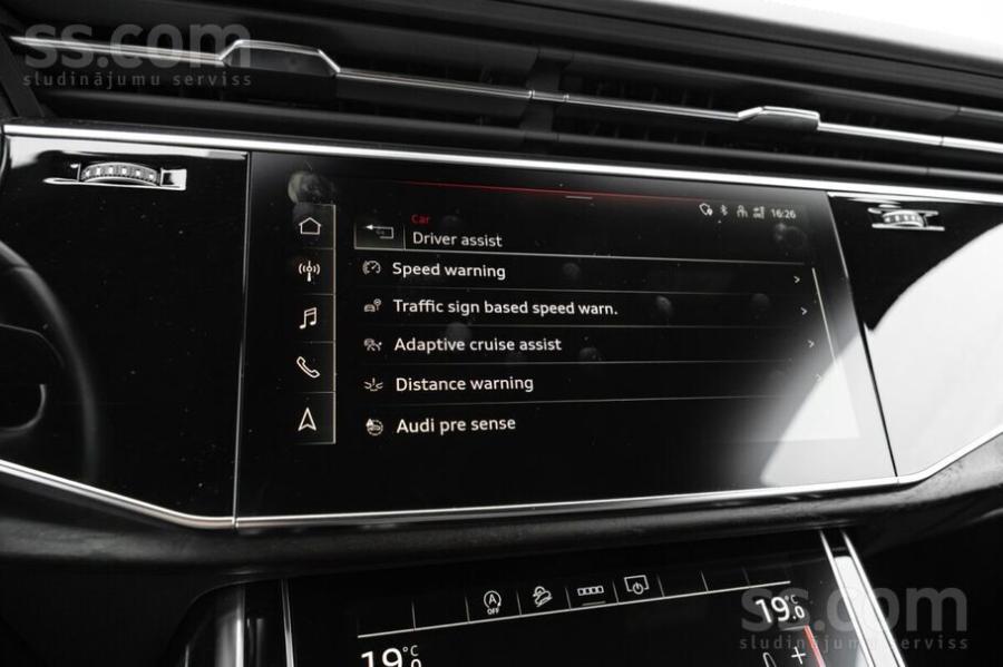 Black Audi Q8 2022 in Riga, with an engine capacity of 3.00 L and mileage of 108 thousand km for 47650 €, photo 31 on AUTOMOTO.COM.LV