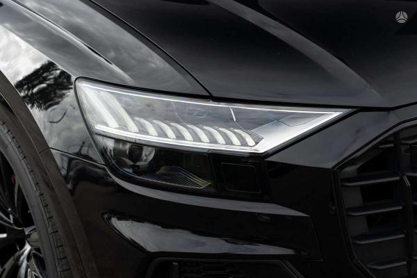 Melns Audi Q8 2022 Viļņa, ar dzinēja tilpumu 3.00 L un nobraukumu 140 tūkst. km par 58800 €, foto 2 vietnē AUTOMOTO.COM.LV