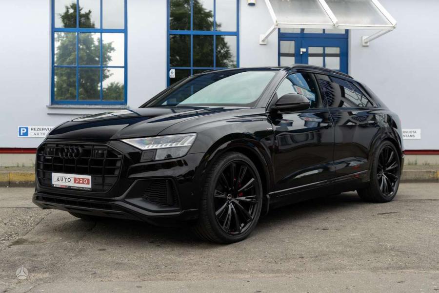 Black Audi Q8 2022 in Vilnius, with an engine capacity of 3.00 L and mileage of 140 thousand km for 58800 €, photo 8 on AUTOMOTO.COM.LV