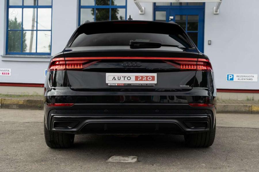 Black Audi Q8 2022 in Vilnius, with an engine capacity of 3.00 L and mileage of 140 thousand km for 58800 €, photo 13 on AUTOMOTO.COM.LV