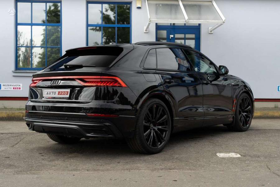 Black Audi Q8 2022 in Vilnius, with an engine capacity of 3.00 L and mileage of 140 thousand km for 58800 €, photo 14 on AUTOMOTO.COM.LV