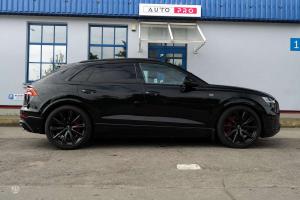 Black Audi Q8 2022 in Vilnius, with an engine capacity of 3.00 L and mileage of 140 thousand km for 58800 €, photo 15 on AUTOMOTO.COM.LV