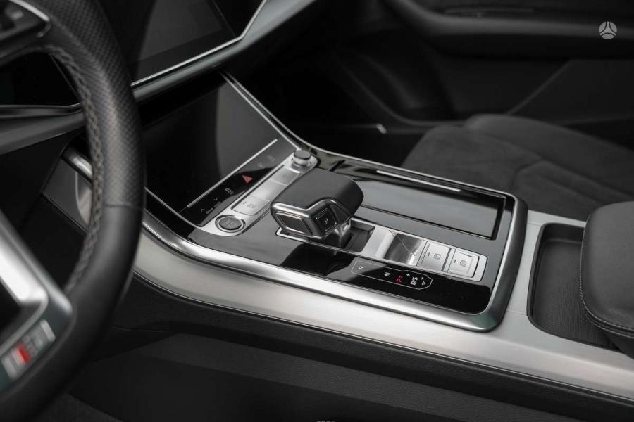 Black Audi Q8 2022 in Vilnius, with an engine capacity of 3.00 L and mileage of 140 thousand km for 58800 €, photo 16 on AUTOMOTO.COM.LV
