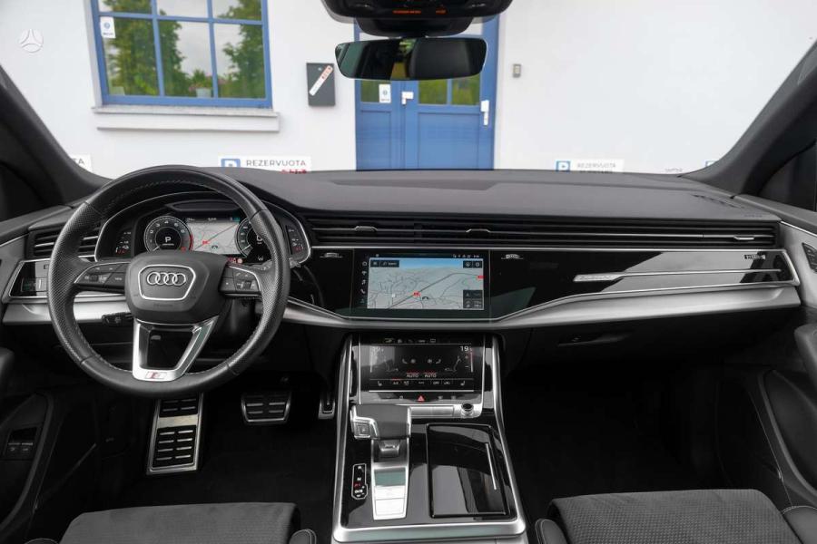 Black Audi Q8 2022 in Vilnius, with an engine capacity of 3.00 L and mileage of 140 thousand km for 58800 €, photo 20 on AUTOMOTO.COM.LV