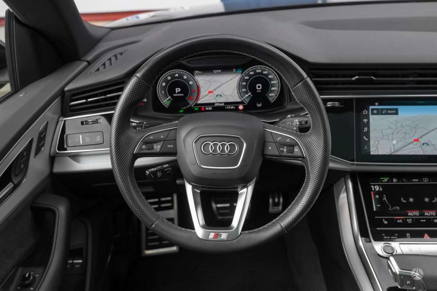 Black Audi Q8 2022 in Vilnius, with an engine capacity of 3.00 L and mileage of 140 thousand km for 58800 €, photo 21 on AUTOMOTO.COM.LV