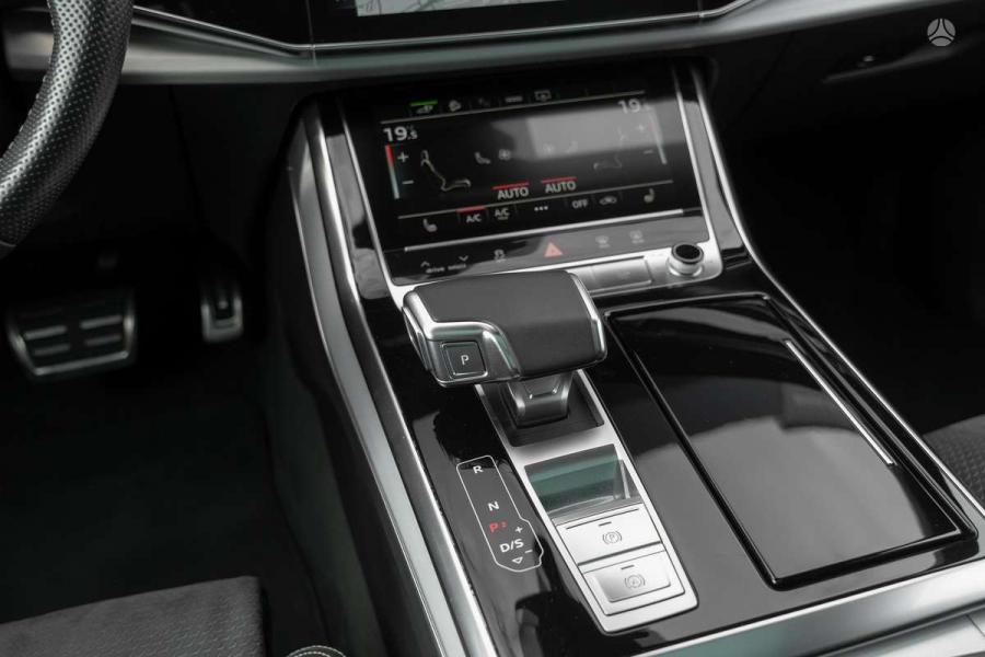 Black Audi Q8 2022 in Vilnius, with an engine capacity of 3.00 L and mileage of 140 thousand km for 58800 €, photo 22 on AUTOMOTO.COM.LV