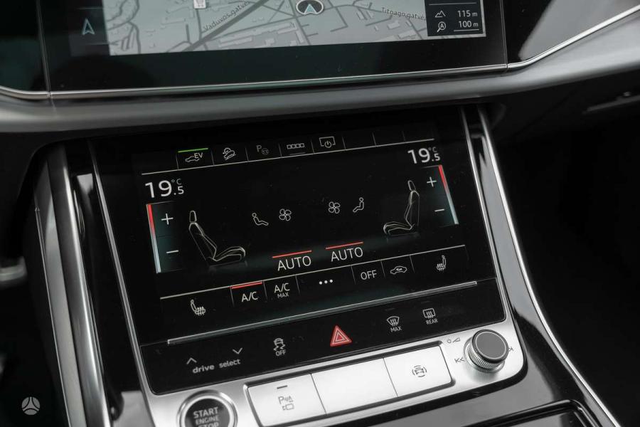 Black Audi Q8 2022 in Vilnius, with an engine capacity of 3.00 L and mileage of 140 thousand km for 58800 €, photo 28 on AUTOMOTO.COM.LV