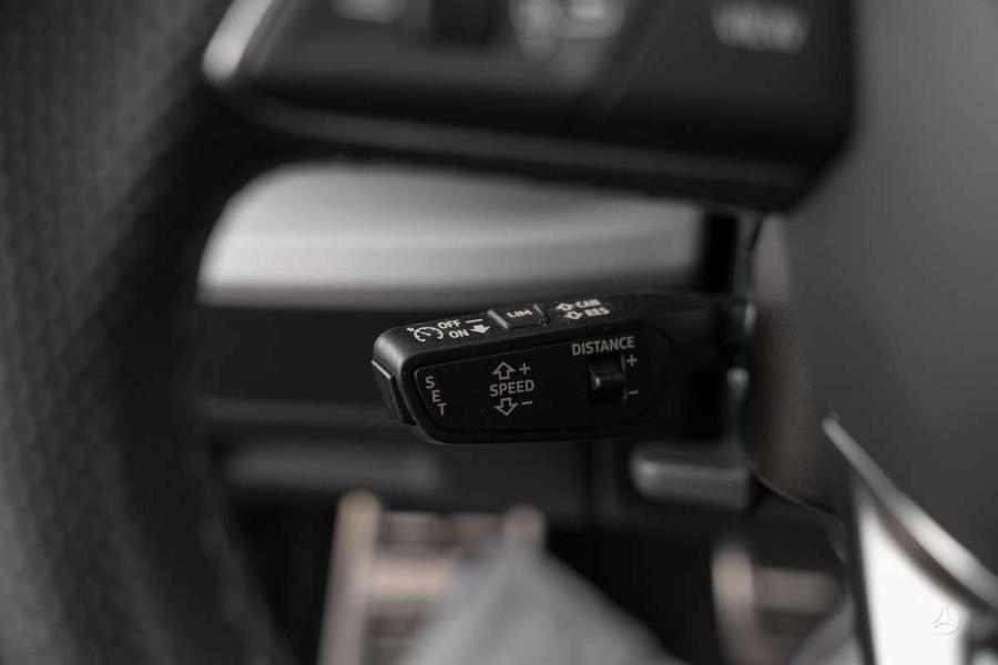 Black Audi Q8 2022 in Vilnius, with an engine capacity of 3.00 L and mileage of 140 thousand km for 58800 €, photo 36 on AUTOMOTO.COM.LV