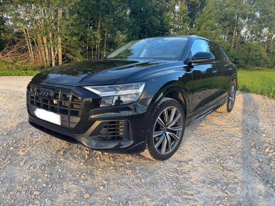 Melns Audi Q8 2022 Rīga, ar dzinēja tilpumu 3.00 L un nobraukumu 54 tūkst. km par 49500 €, foto 1 vietnē AUTOMOTO.COM.LV