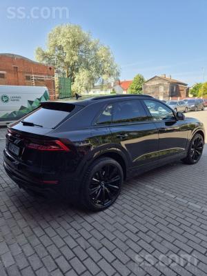 Melns Audi Q8 2023 Liepāja, ar dzinēja tilpumu 3.00 L un nobraukumu 60 tūkst. km par 70000 €, foto 3 vietnē AUTOMOTO.COM.LV