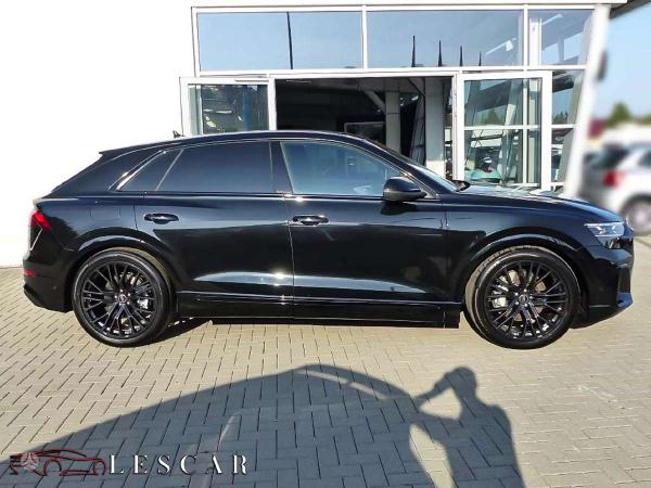 Black Audi Q8 2024 in Vilnius, with an engine capacity of 2.97 L and mileage of 35 thousand km for 89000 €, photo 3 on AUTOMOTO.COM.LV