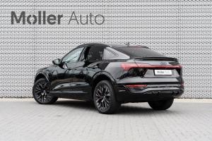 Black Audi Q8 2024 in Marupe, with an engine capacity of 0.00 L and mileage of 72 thousand km for 54200 €, photo 4 on AUTOMOTO.COM.LV