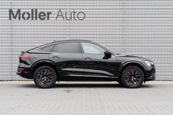 Black Audi Q8 2024 in Marupe, with an engine capacity of 0.00 L and mileage of 72 thousand km for 54200 €, photo 5 on AUTOMOTO.COM.LV