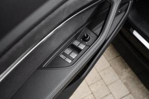 Black Audi Q8 2024 in Marupe, with an engine capacity of 0.00 L and mileage of 72 thousand km for 54200 €, photo 9 on AUTOMOTO.COM.LV