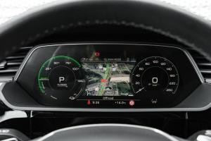 Black Audi Q8 2024 in Marupe, with an engine capacity of 0.00 L and mileage of 72 thousand km for 54200 €, photo 17 on AUTOMOTO.COM.LV