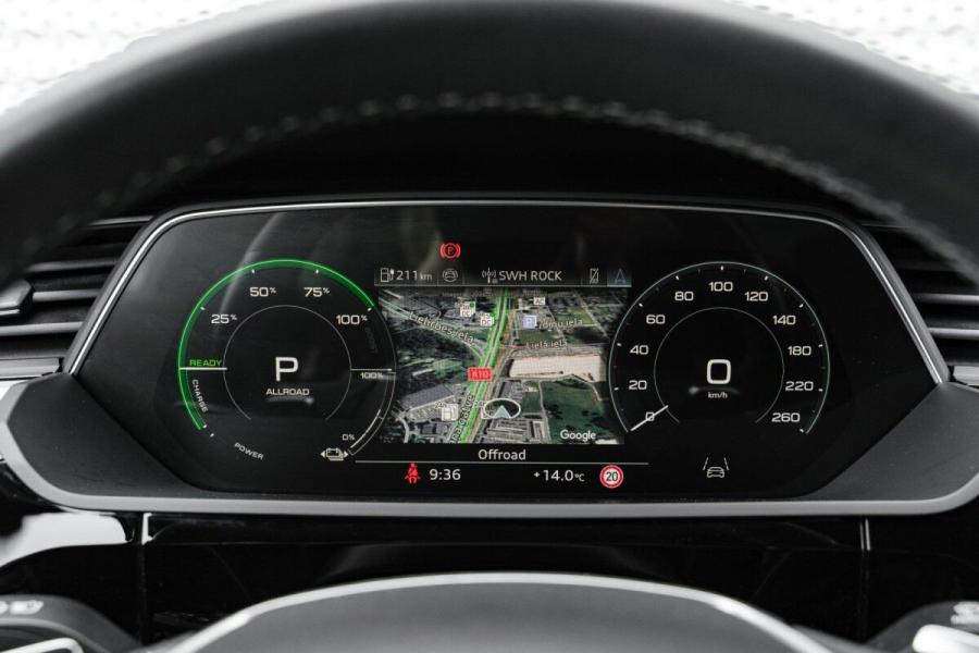 Black Audi Q8 2024 in Marupe, with an engine capacity of 0.00 L and mileage of 72 thousand km for 54200 €, photo 17 on AUTOMOTO.COM.LV