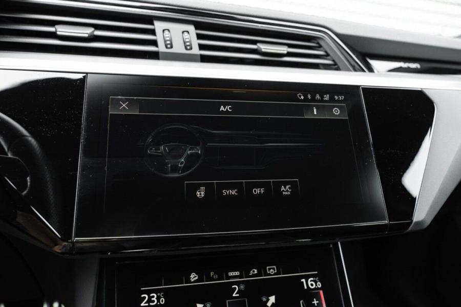Black Audi Q8 2024 in Marupe, with an engine capacity of 0.00 L and mileage of 72 thousand km for 54200 €, photo 21 on AUTOMOTO.COM.LV