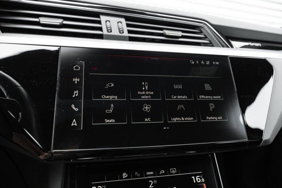 Black Audi Q8 2024 in Marupe, with an engine capacity of 0.00 L and mileage of 72 thousand km for 54200 €, photo 23 on AUTOMOTO.COM.LV
