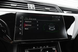 Black Audi Q8 2024 in Marupe, with an engine capacity of 0.00 L and mileage of 72 thousand km for 54200 €, photo 26 on AUTOMOTO.COM.LV