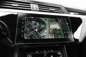 Black Audi Q8 2024 in Marupe, with an engine capacity of 0.00 L and mileage of 72 thousand km for 54200 €, photo 30 on AUTOMOTO.COM.LV