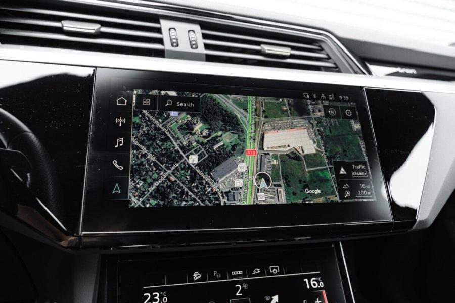 Black Audi Q8 2024 in Marupe, with an engine capacity of 0.00 L and mileage of 72 thousand km for 54200 €, photo 30 on AUTOMOTO.COM.LV