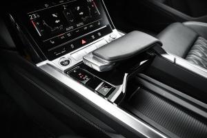 Black Audi Q8 2024 in Marupe, with an engine capacity of 0.00 L and mileage of 72 thousand km for 54200 €, photo 33 on AUTOMOTO.COM.LV