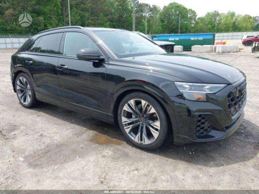 Melns Audi Q8 2024 Klaipėda, ar dzinēja tilpumu 3.00 L un nobraukumu 14 tūkst. km par 31250 €, foto 1 vietnē AUTOMOTO.COM.LV