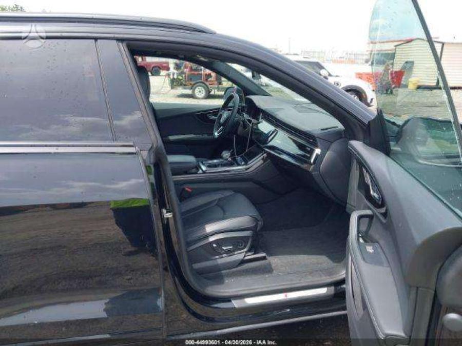 Melns Audi Q8 2024 Klaipėda, ar dzinēja tilpumu 3.00 L un nobraukumu 14 tūkst. km par 31250 €, foto 7 vietnē AUTOMOTO.COM.LV