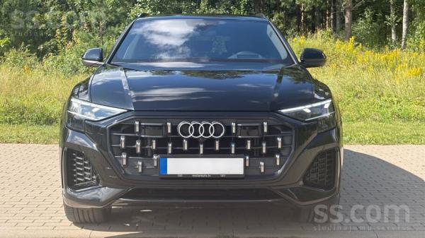 Melns Audi Q8 2024 Liepāja, ar dzinēja tilpumu 3.00 L un nobraukumu 58 tūkst. km par 65000 €, foto 1 vietnē AUTOMOTO.COM.LV