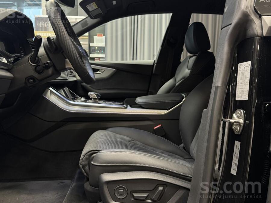 Melns Audi Q8 2025 Rīga, ar dzinēja tilpumu 3.00 L un nobraukumu 12 tūkst. km par 81990 €, foto 12 vietnē AUTOMOTO.COM.LV
