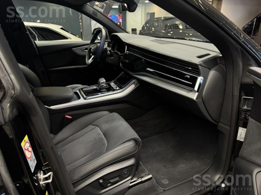 Melns Audi Q8 2025 Rīga, ar dzinēja tilpumu 3.00 L un nobraukumu 12 tūkst. km par 81990 €, foto 13 vietnē AUTOMOTO.COM.LV