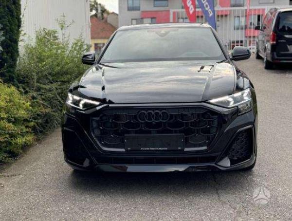 Melns Audi Q8 2025 Viļņa, ar dzinēja tilpumu 2.97 L un nobraukumu 15 tūkst. km par 85900 €, foto 1 vietnē AUTOMOTO.COM.LV