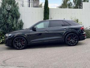 Melns Audi Q8 2025 Viļņa, ar dzinēja tilpumu 2.97 L un nobraukumu 15 tūkst. km par 85900 €, foto 2 vietnē AUTOMOTO.COM.LV