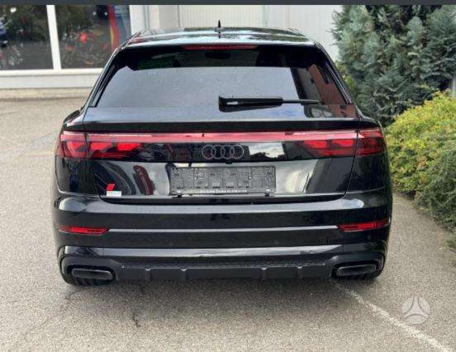 Melns Audi Q8 2025 Viļņa, ar dzinēja tilpumu 2.97 L un nobraukumu 15 tūkst. km par 85900 €, foto 4 vietnē AUTOMOTO.COM.LV
