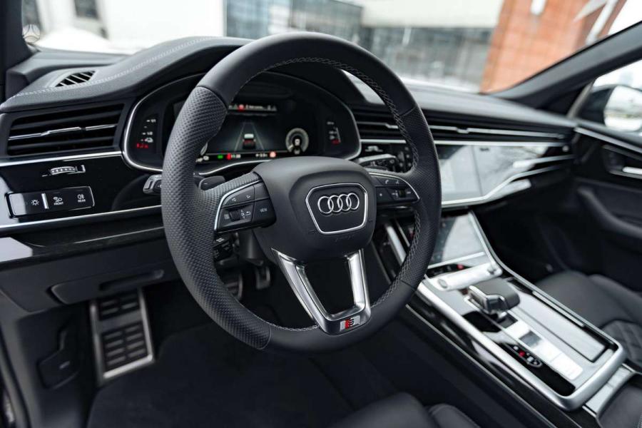 Black Audi Q8 2025 in Klaipeda, with an engine capacity of 3.00 L and mileage of 12 thousand km for 92500 €, photo 24 on AUTOMOTO.COM.LV