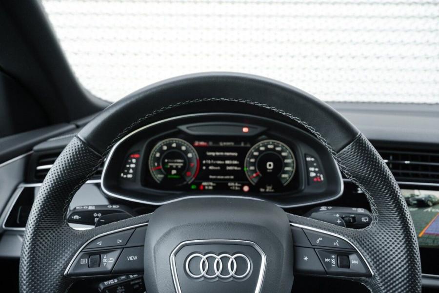 Melns Audi Q8 2025 Mārupe, ar dzinēja tilpumu 3.00 L un nobraukumu 48 tūkst. km par 69900 €, foto 16 vietnē AUTOMOTO.COM.LV