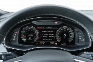 Melns Audi Q8 2025 Mārupe, ar dzinēja tilpumu 3.00 L un nobraukumu 48 tūkst. km par 69900 €, foto 21 vietnē AUTOMOTO.COM.LV