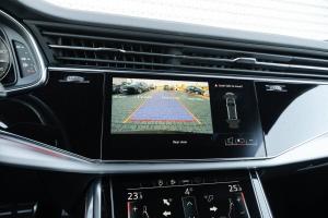 Melns Audi Q8 2025 Mārupe, ar dzinēja tilpumu 3.00 L un nobraukumu 48 tūkst. km par 69900 €, foto 22 vietnē AUTOMOTO.COM.LV