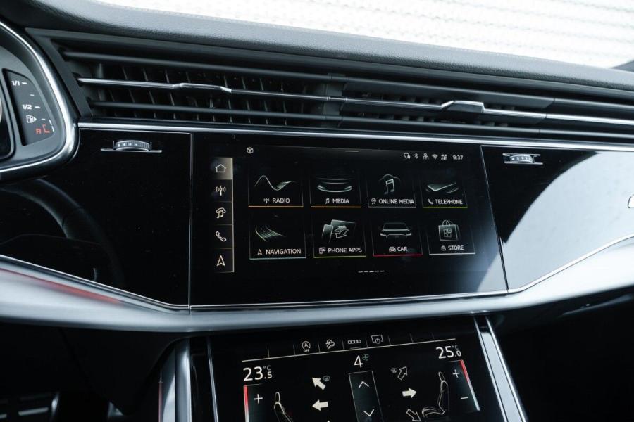 Melns Audi Q8 2025 Mārupe, ar dzinēja tilpumu 3.00 L un nobraukumu 48 tūkst. km par 69900 €, foto 24 vietnē AUTOMOTO.COM.LV