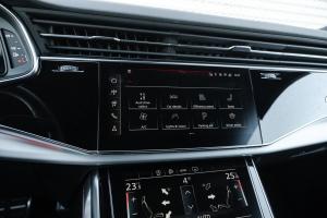 Melns Audi Q8 2025 Mārupe, ar dzinēja tilpumu 3.00 L un nobraukumu 48 tūkst. km par 69900 €, foto 25 vietnē AUTOMOTO.COM.LV