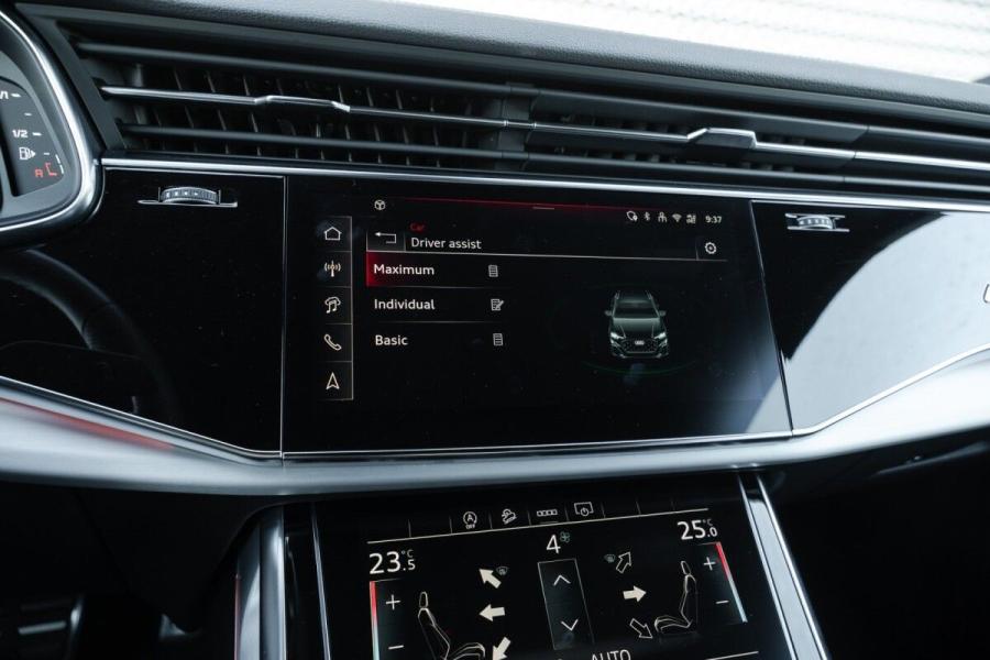 Melns Audi Q8 2025 Mārupe, ar dzinēja tilpumu 3.00 L un nobraukumu 48 tūkst. km par 69900 €, foto 28 vietnē AUTOMOTO.COM.LV
